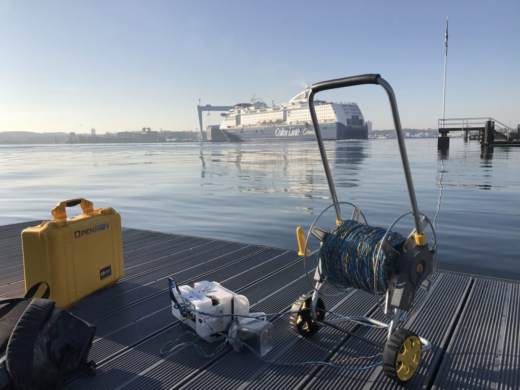 Playing with a ROV - Adventures in Oceanography and Teaching