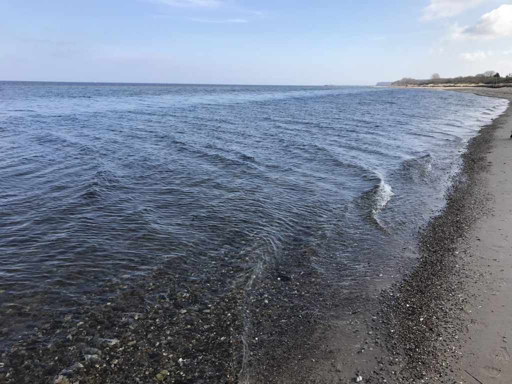 Refraction of waves towards the beach - Adventures in Oceanography and ...