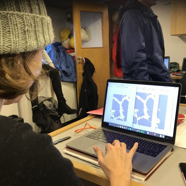 How to use home-made surface drifters to teach oceanography ...