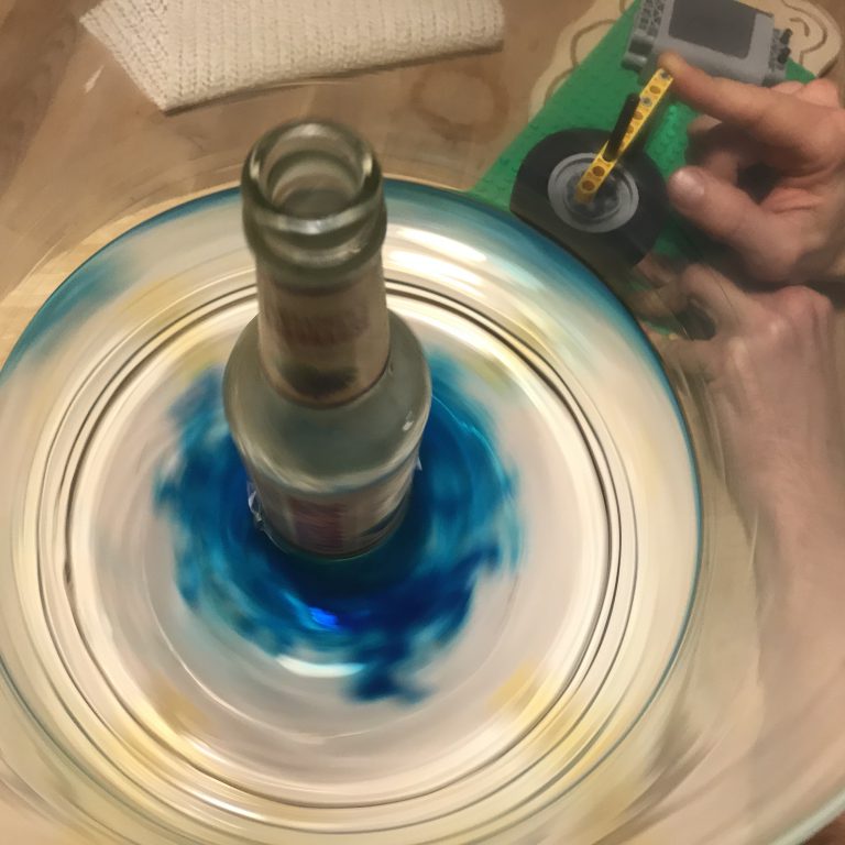 My first attempt at building a rotating table for kitchen oceanography ...