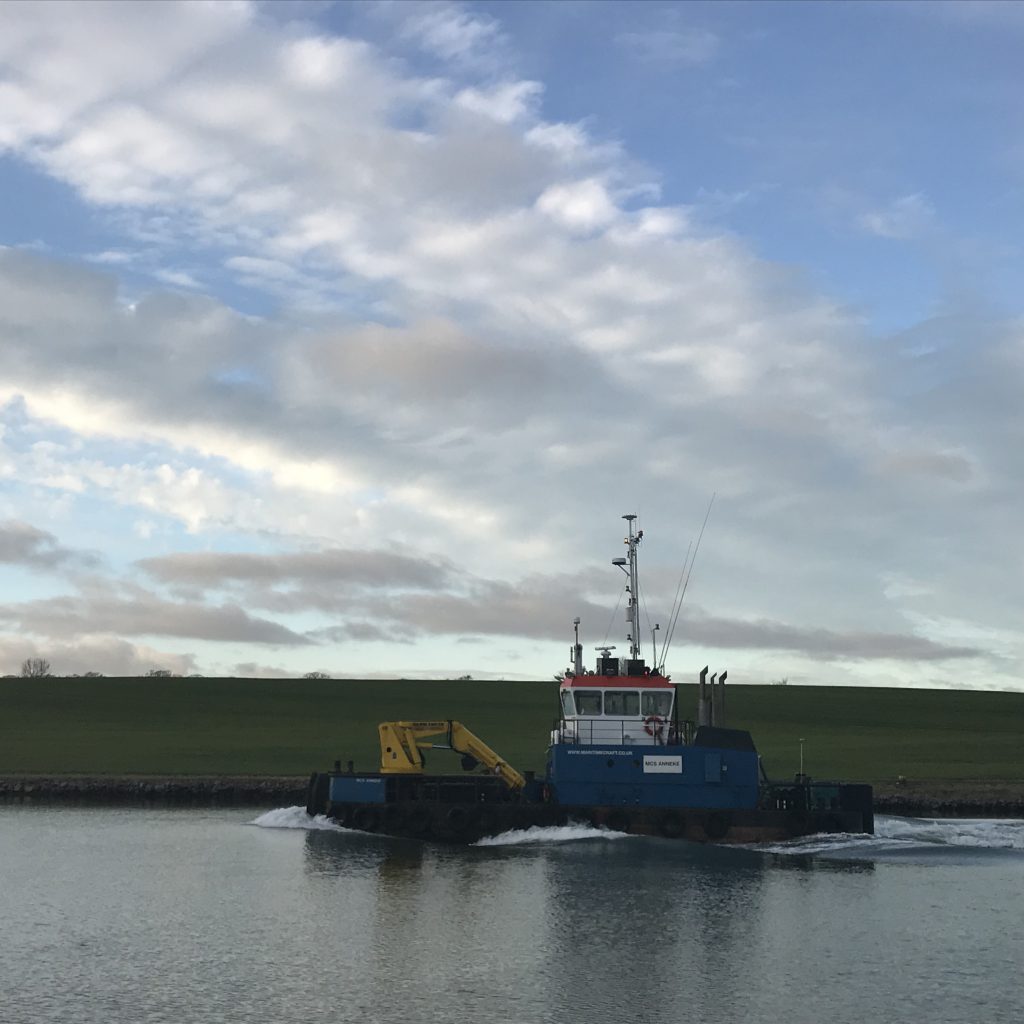 bow waves Archives - Adventures in Oceanography and Teaching