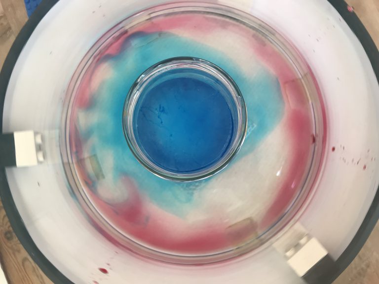 Baroclinic instabilities / Hadley cell circulation in a tank ...