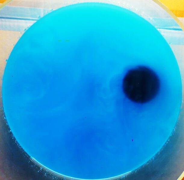 Taylor column in rheoscopic fluid - Adventures in Oceanography and Teaching