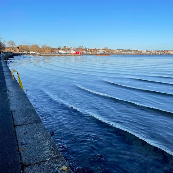 #WaveWatchingWednesday - Adventures in Oceanography and Teaching