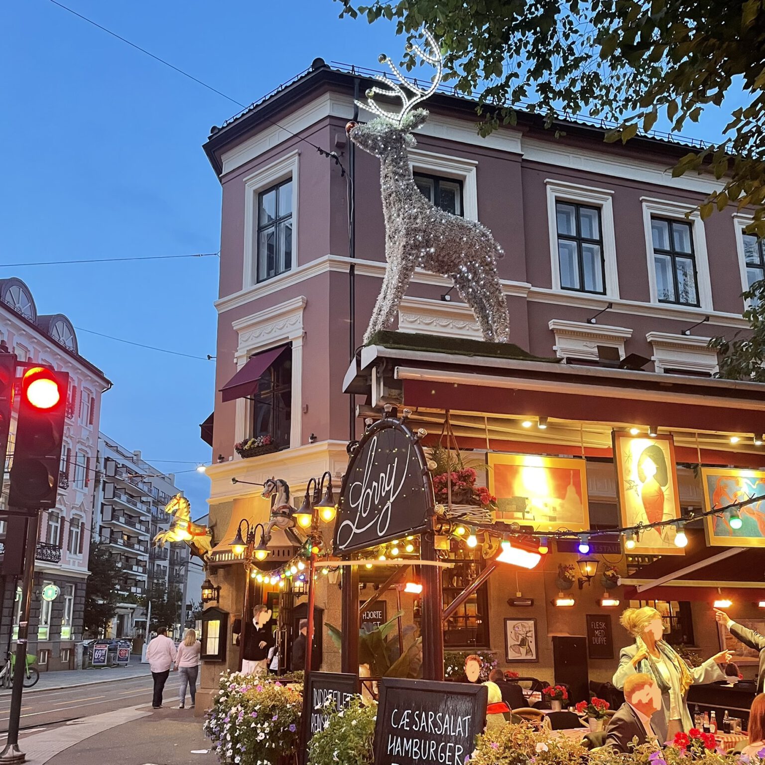 An office as an analogy to explain the three brain functions ...